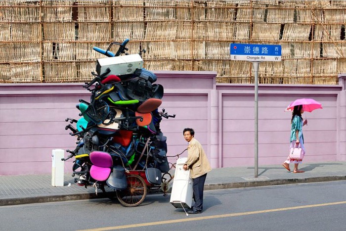 China’s Overloaded Cycle Carriers | Amusing Planet